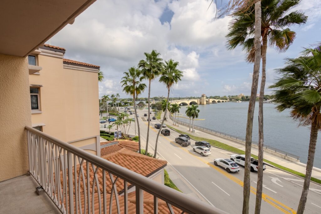 Johnson Hall | PBA • Palm Beach Atlantic University